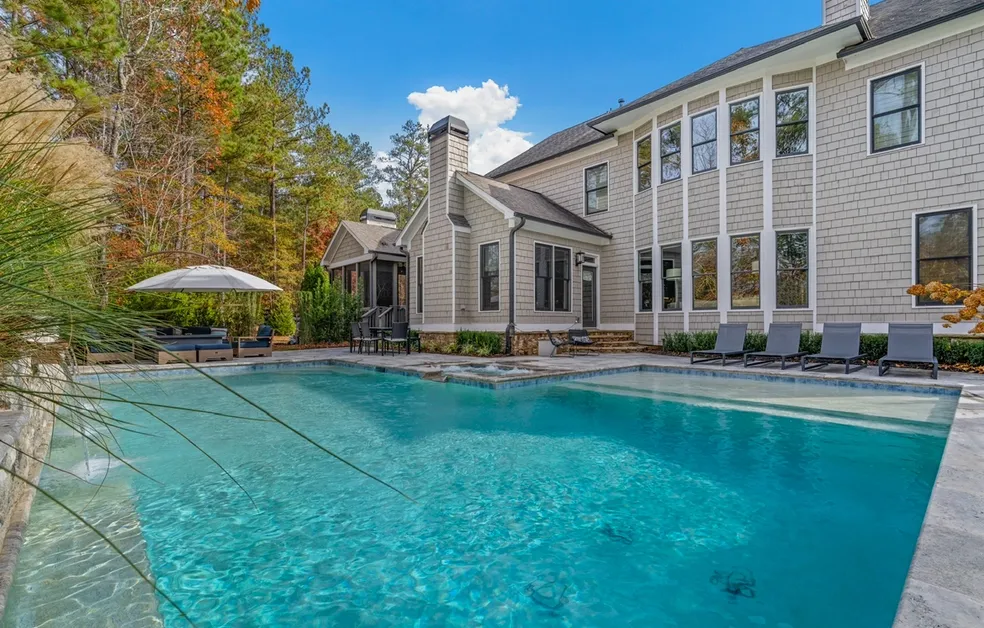 Milton Custom Pool with Clean Lines - Dan Skelton Designs